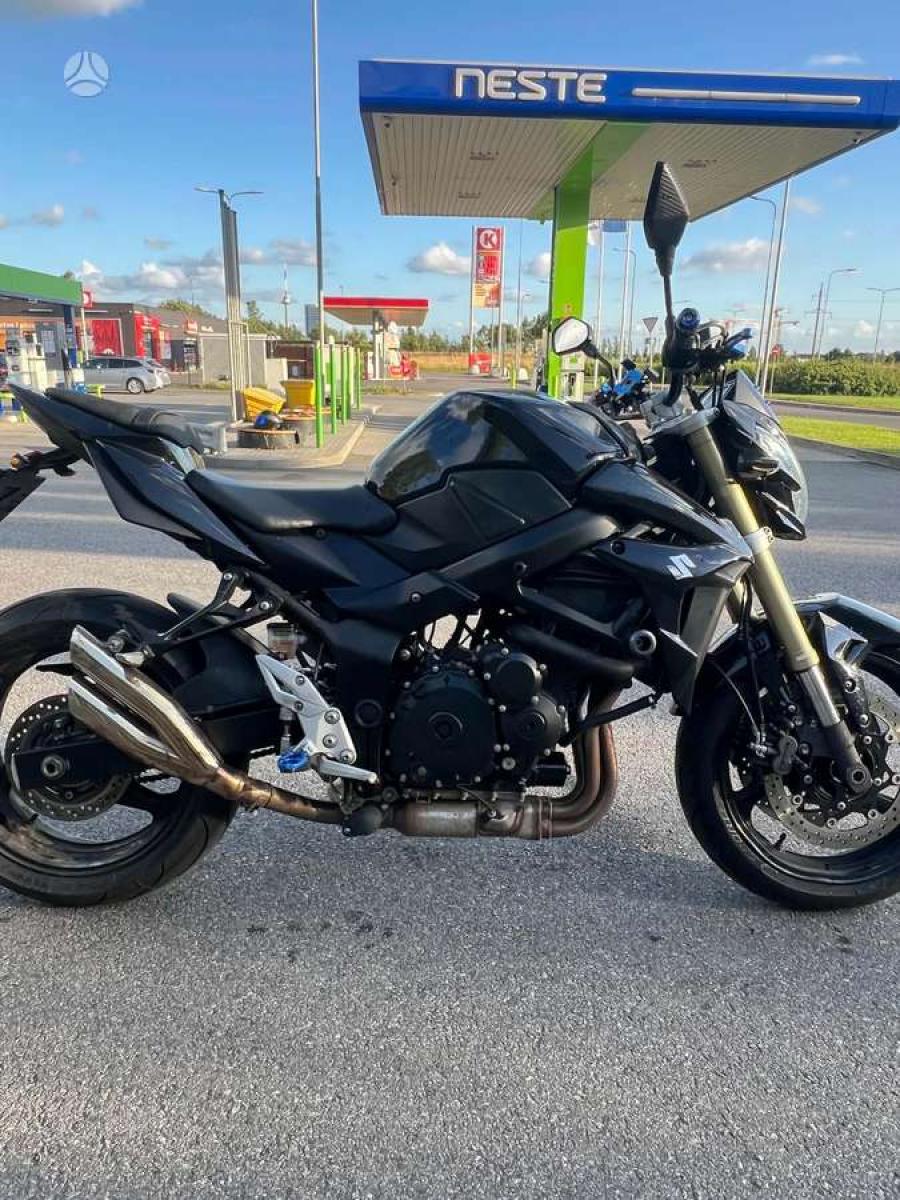 Black Suzuki GSR 2016 in Vilnius, with an engine capacity of 0.75 L and mileage of 35 thousand km for 4450 €, photo 9 on AUTOMOTO.COM.LV