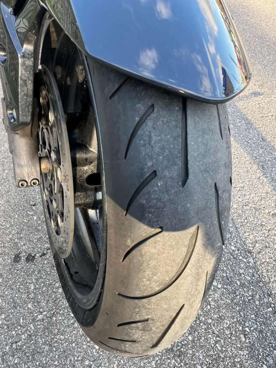 Black Suzuki GSR 2016 in Vilnius, with an engine capacity of 0.75 L and mileage of 35 thousand km for 4450 €, photo 12 on AUTOMOTO.COM.LV