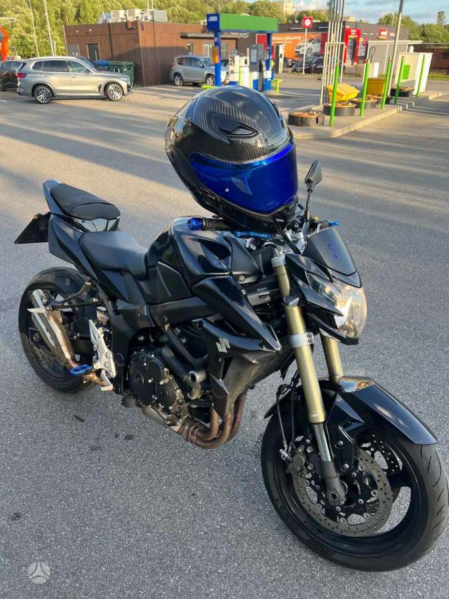 Black Suzuki GSR 2016 in Vilnius, with an engine capacity of 0.75 L and mileage of 35 thousand km for 4450 €, photo 14 on AUTOMOTO.COM.LV