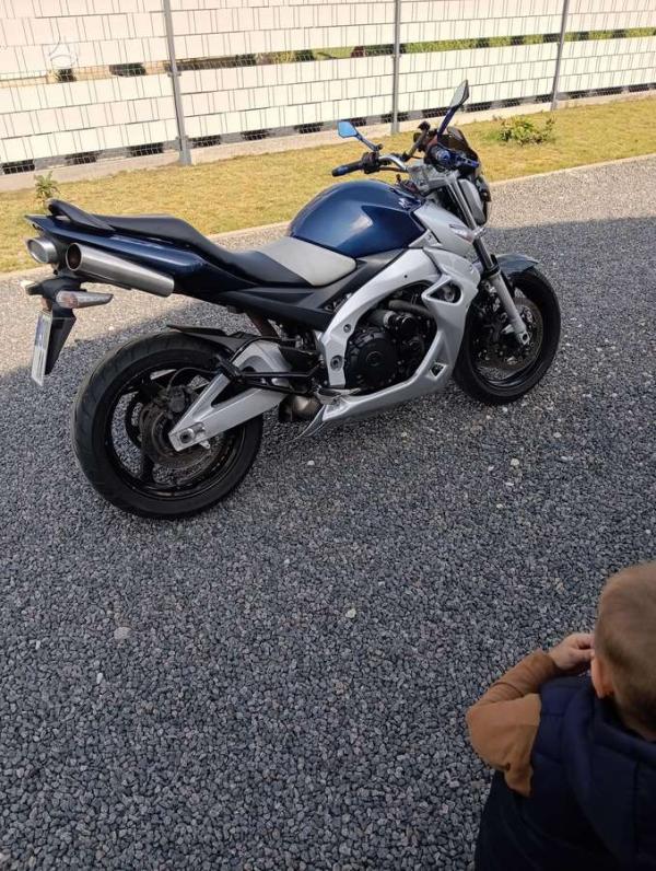 Blue Suzuki GSR 2006 in Kedainiai, with an engine capacity of 0.60 L and mileage of 44 thousand km for 2950 €, photo 7 on AUTOMOTO.COM.LV