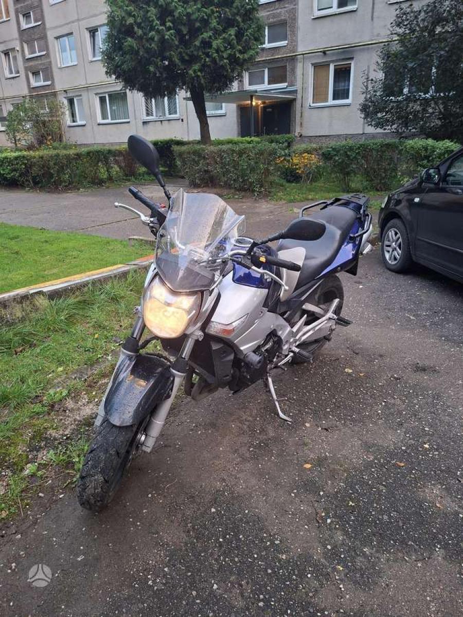 Blue Suzuki GSR 2008 in Kaunas, with an engine capacity of 0.60 L and mileage of 40 thousand km for 2400 €, photo 1 on AUTOMOTO.COM.LV