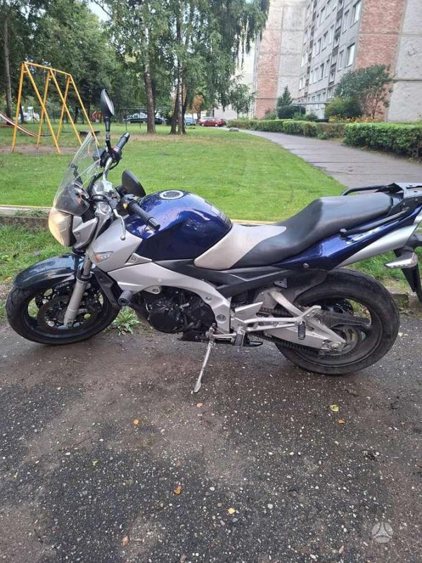 Blue Suzuki GSR 2008 in Kaunas, with an engine capacity of 0.60 L and mileage of 40 thousand km for 2400 €, photo 3 on AUTOMOTO.COM.LV