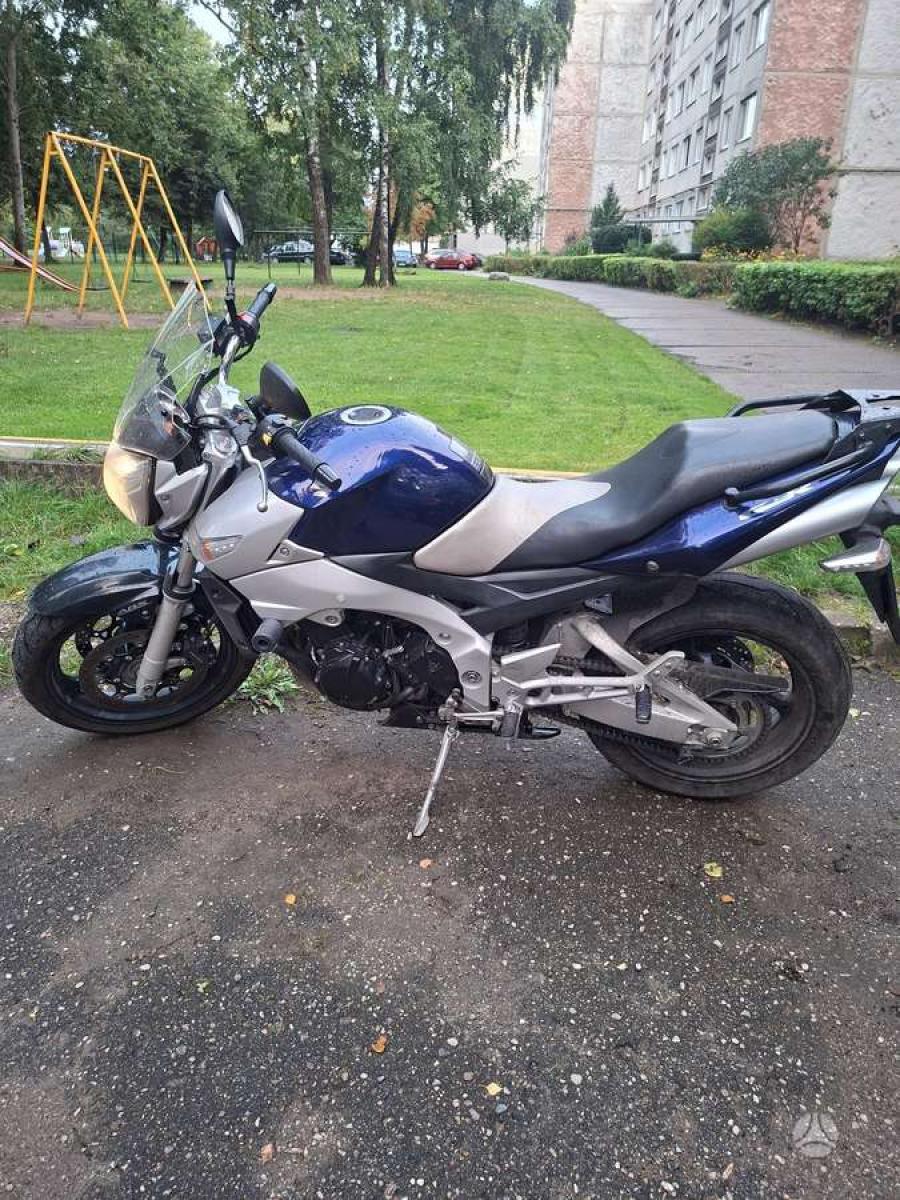 Blue Suzuki GSR 2008 in Kaunas, with an engine capacity of 0.60 L and mileage of 40 thousand km for 2400 €, photo 3 on AUTOMOTO.COM.LV