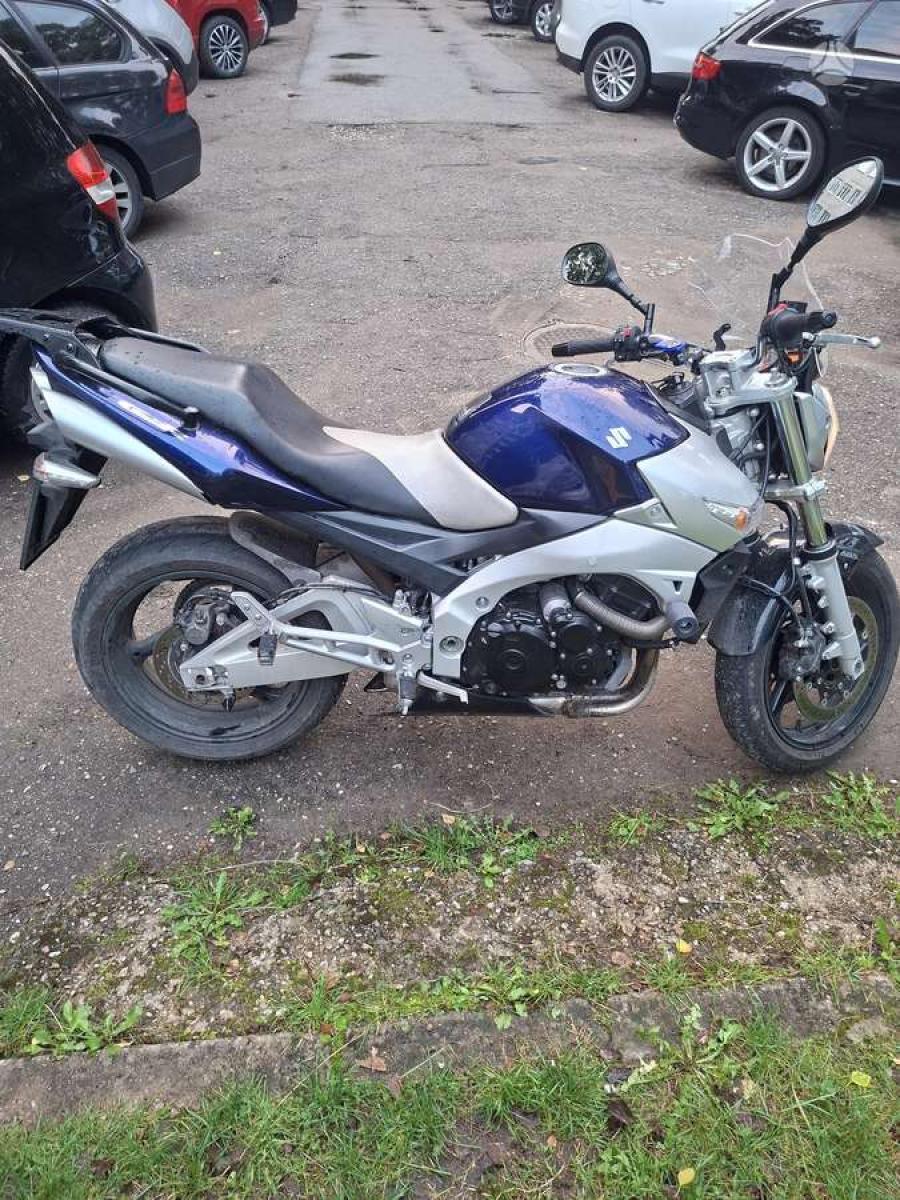Blue Suzuki GSR 2008 in Kaunas, with an engine capacity of 0.60 L and mileage of 40 thousand km for 2400 €, photo 5 on AUTOMOTO.COM.LV