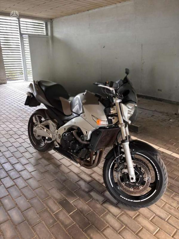 Grey Suzuki GSR 2006 in Vilnius, with an engine capacity of 0.60 L and mileage of 28 thousand km for 2650 €, photo 2 on AUTOMOTO.COM.LV