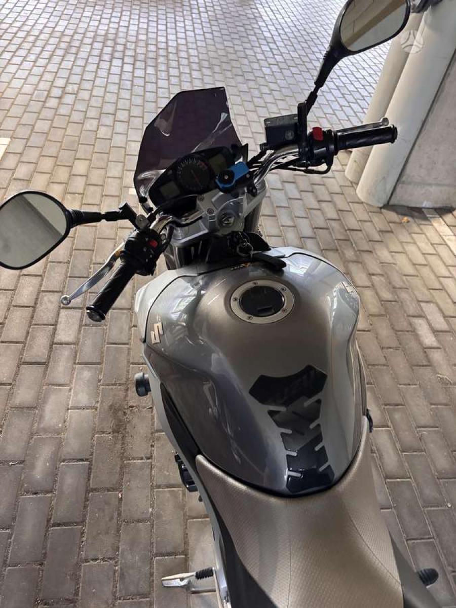 Grey Suzuki GSR 2006 in Vilnius, with an engine capacity of 0.60 L and mileage of 28 thousand km for 2650 €, photo 4 on AUTOMOTO.COM.LV