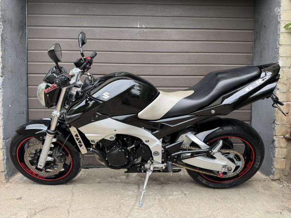 Suzuki GSR 2006 in Prienai, with an engine capacity of 0.60 L and mileage of 0 thousand km for 2650 €, photo 4 on AUTOMOTO.COM.LV