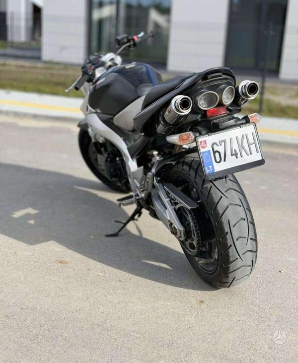 Suzuki GSR 2006 in Klaipeda on AUTOMOTO.COM.LV Suzuki GSR 2006 in Klaipeda, with an engine capacity of 0.60 L and mileage of 30 thousand km for 2200 €, photo 3 on AUTOMOTO.COM.LV