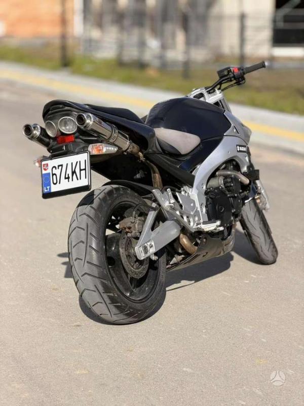 Suzuki GSR 2006 in Klaipeda on AUTOMOTO.COM.LV Suzuki GSR 2006 in Klaipeda, with an engine capacity of 0.60 L and mileage of 30 thousand km for 2200 €, photo 4 on AUTOMOTO.COM.LV