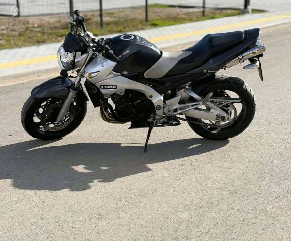 Suzuki GSR 2006 in Klaipeda on AUTOMOTO.COM.LV Suzuki GSR 2006 in Klaipeda, with an engine capacity of 0.60 L and mileage of 30 thousand km for 2200 €, photo 6 on AUTOMOTO.COM.LV