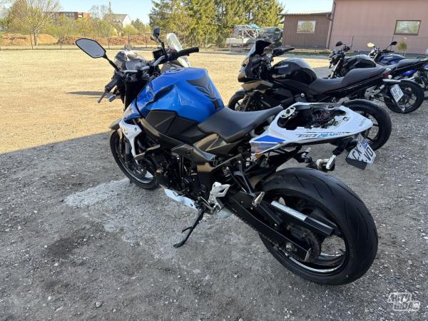 Suzuki GSR 2013 in Kelme, with an engine capacity of 0.75 L and mileage of 15 thousand km for 2230 €, photo 4 on AUTOMOTO.COM.LV