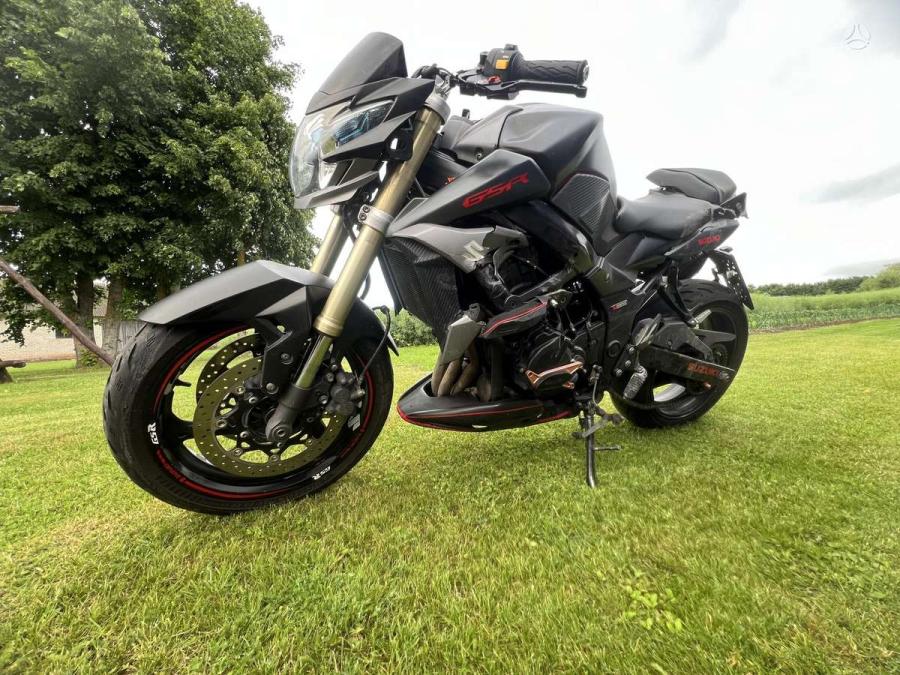 Suzuki GSR 2013 in Joniskis, with an engine capacity of 0.75 L and mileage of 41 thousand km for 900 €, photo 1 on AUTOMOTO.COM.LV
