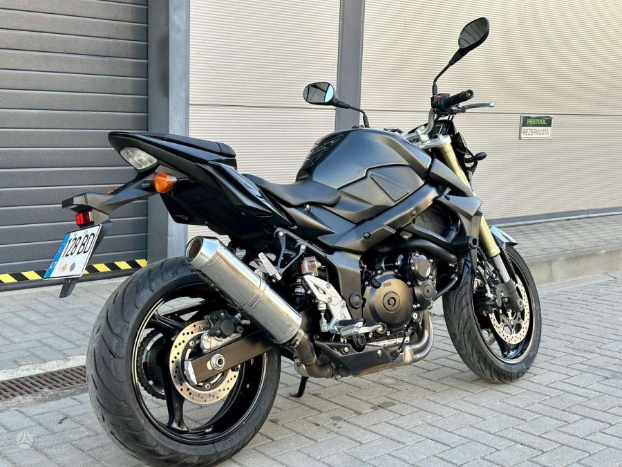 Suzuki GSR 2014 Kauņa, ar dzinēja tilpumu 0.75 L un nobraukumu 9 tūkst. km par 5500 €, foto 4 vietnē AUTOMOTO.COM.LV