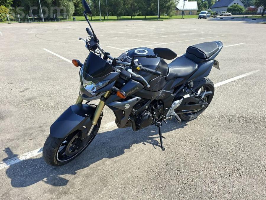 Suzuki GSR 2015 in Jekabpils, with an engine capacity of 0.75 L and mileage of 0 thousand km for 4800 €, photo 4 on AUTOMOTO.COM.LV