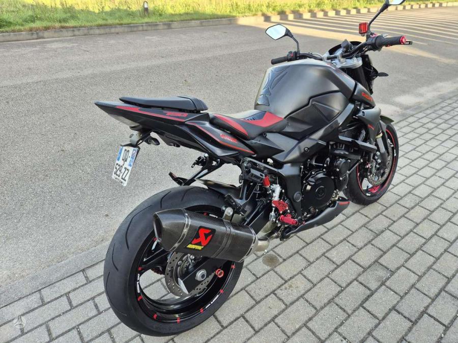 Suzuki GSR 2015 in Kelme, with an engine capacity of 0.75 L and mileage of 35 thousand km for 4700 €, photo 4 on AUTOMOTO.COM.LV