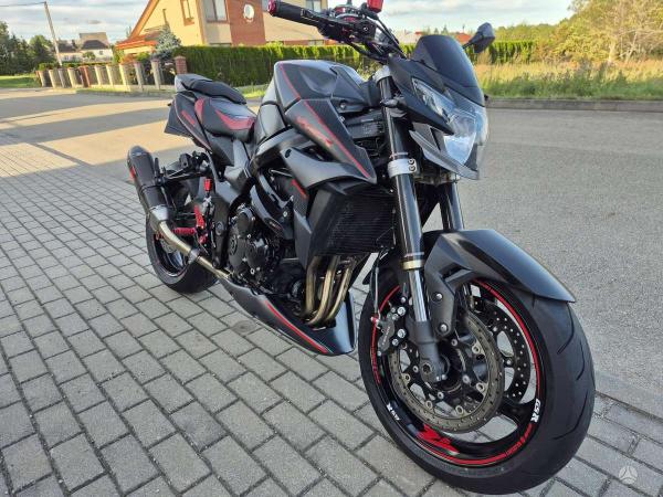 Suzuki GSR 2015 in Kelme on AUTOMOTO.COM.LV Suzuki GSR 2015 in Kelme, with an engine capacity of 0.75 L and mileage of 35 thousand km for 4700 €, photo 5 on AUTOMOTO.COM.LV