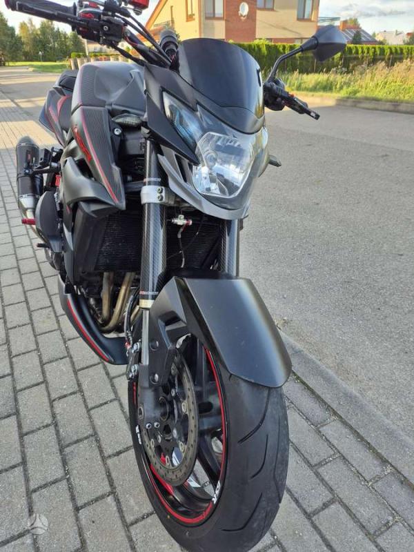Suzuki GSR 2015 in Kelme on AUTOMOTO.COM.LV Suzuki GSR 2015 in Kelme, with an engine capacity of 0.75 L and mileage of 35 thousand km for 4700 €, photo 6 on AUTOMOTO.COM.LV