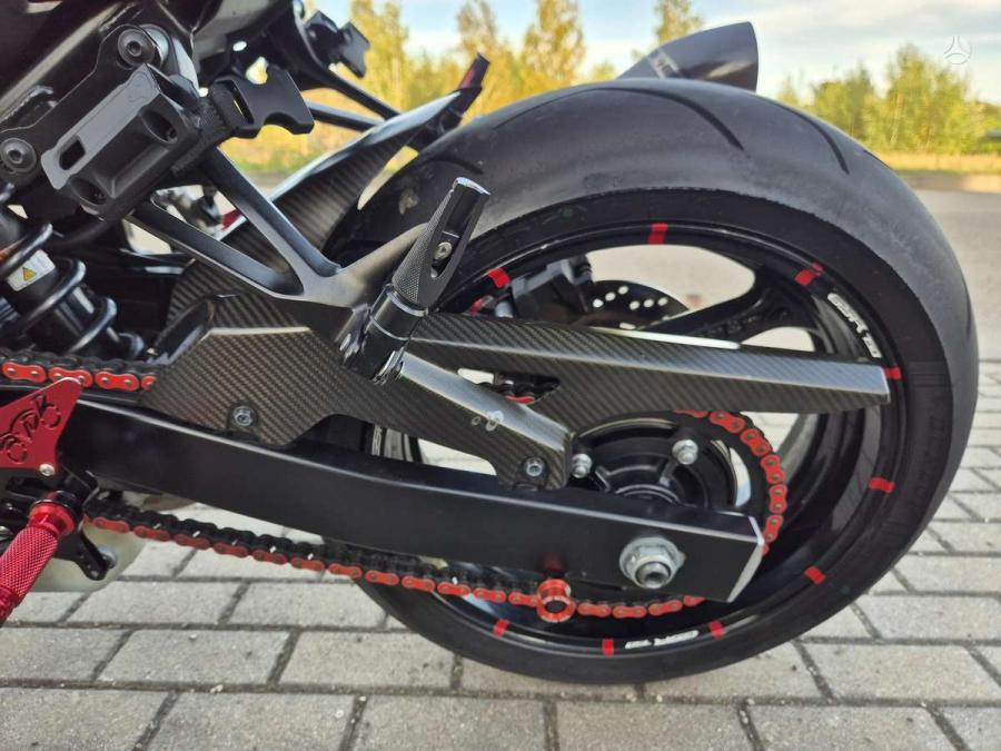Suzuki GSR 2015 in Kelme, with an engine capacity of 0.75 L and mileage of 35 thousand km for 4700 €, photo 13 on AUTOMOTO.COM.LV