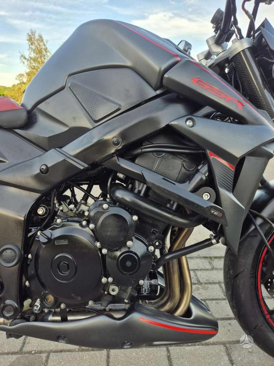 Suzuki GSR 2015 in Kelme, with an engine capacity of 0.75 L and mileage of 35 thousand km for 4700 €, photo 16 on AUTOMOTO.COM.LV