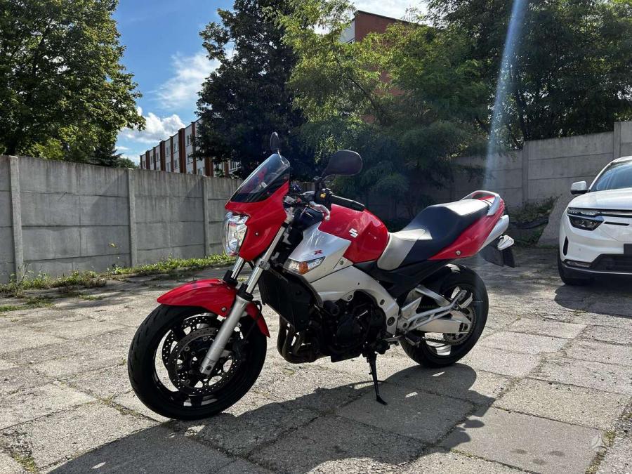 Red Suzuki GSR 2006 in Alytus, with an engine capacity of 0.60 L and mileage of 30 thousand km for 1750 €, photo 1 on AUTOMOTO.COM.LV