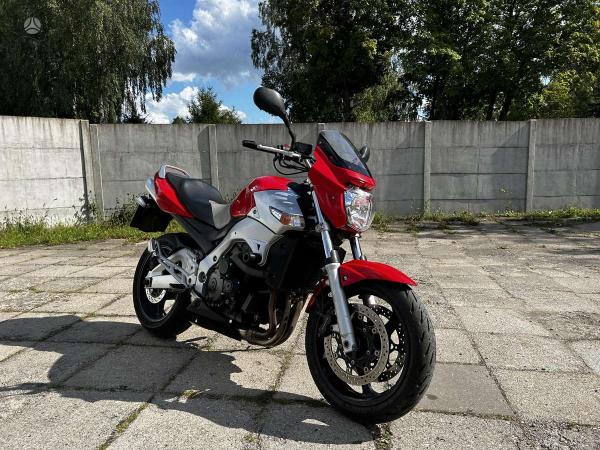 Red Suzuki GSR 2006 in Alytus, with an engine capacity of 0.60 L and mileage of 30 thousand km for 1750 €, photo 4 on AUTOMOTO.COM.LV