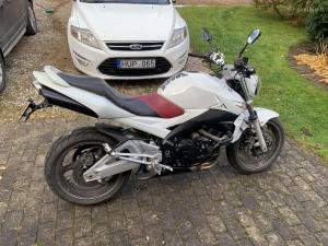 Balts Suzuki GSR 2008 Mažeikiai, ar dzinēja tilpumu 0.60 L un nobraukumu 23 tūkst. km par 3300 €, foto 3 vietnē AUTOMOTO.COM.LV