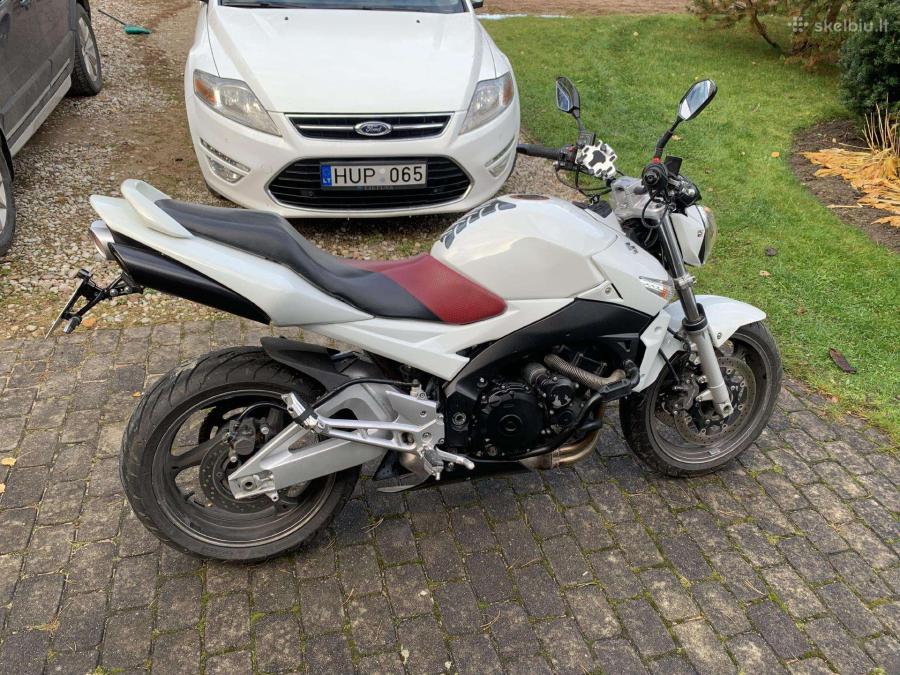 Balts Suzuki GSR 2008 Mažeikiai, ar dzinēja tilpumu 0.60 L un nobraukumu 23 tūkst. km par 3300 €, foto 3 vietnē AUTOMOTO.COM.LV