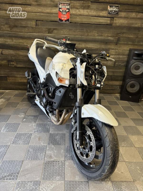 White Suzuki GSR 2008 in Mazeikiai, with an engine capacity of 0.60 L and mileage of 0 thousand km for 1450 €, photo 2 on AUTOMOTO.COM.LV