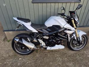 Balts Suzuki GSR 2013 Kuršėnai, ar dzinēja tilpumu 0.75 L un nobraukumu 26 tūkst. km par 4100 €, foto 3 vietnē AUTOMOTO.COM.LV