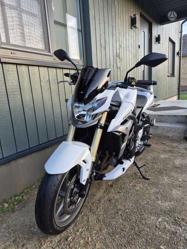 Balts Suzuki GSR 2013 Kuršėnai, ar dzinēja tilpumu 0.75 L un nobraukumu 26 tūkst. km par 4100 €, foto 3 vietnē AUTOMOTO.COM.LV