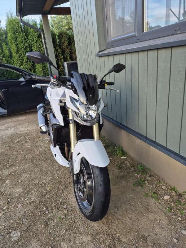 Balts Suzuki GSR 2013 Kuršėnai, ar dzinēja tilpumu 0.75 L un nobraukumu 26 tūkst. km par 4100 €, foto 5 vietnē AUTOMOTO.COM.LV