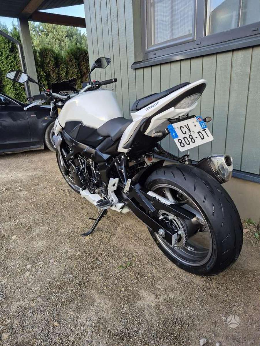 Balts Suzuki GSR 2013 Kuršėnai, ar dzinēja tilpumu 0.75 L un nobraukumu 26 tūkst. km par 4100 €, foto 7 vietnē AUTOMOTO.COM.LV