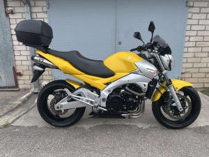 Yellow Suzuki GSR 2006 in Birstonas, with an engine capacity of 0.60 L and mileage of 33 thousand km for 2699 €, photo 4 on AUTOMOTO.COM.LV