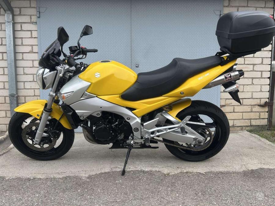 Yellow Suzuki GSR 2006 in Birstonas, with an engine capacity of 0.60 L and mileage of 33 thousand km for 2699 €, photo 5 on AUTOMOTO.COM.LV