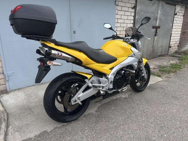 Yellow Suzuki GSR 2006 in Birstonas, with an engine capacity of 0.60 L and mileage of 33 thousand km for 2699 €, photo 5 on AUTOMOTO.COM.LV