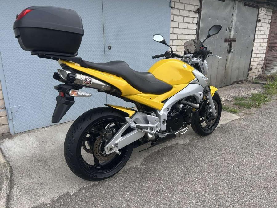 Yellow Suzuki GSR 2006 in Birstonas, with an engine capacity of 0.60 L and mileage of 33 thousand km for 2699 €, photo 6 on AUTOMOTO.COM.LV