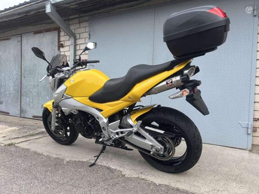 Yellow Suzuki GSR 2006 in Birstonas, with an engine capacity of 0.60 L and mileage of 33 thousand km for 2699 €, photo 7 on AUTOMOTO.COM.LV