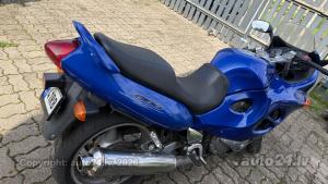 Zils Suzuki GSX 600 1998 Tallina, ar dzinēja tilpumu 0.60 L un nobraukumu 29 tūkst. km par 1400 €, foto 3 vietnē AUTOMOTO.COM.LV