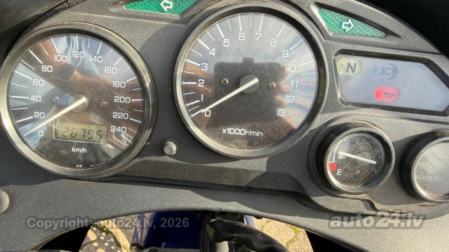 Zils Suzuki GSX 600 1998 Tallina, ar dzinēja tilpumu 0.60 L un nobraukumu 29 tūkst. km par 1400 €, foto 4 vietnē AUTOMOTO.COM.LV