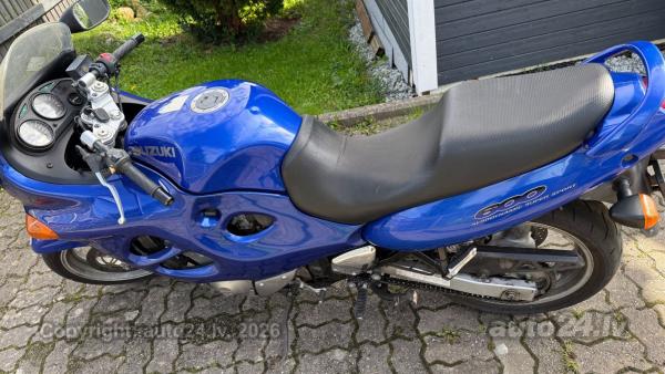 Blue Suzuki GSX 600 1998 in Tallinn, with an engine capacity of 0.60 L and mileage of 29 thousand km for 1400 €, photo 5 on AUTOMOTO.COM.LV