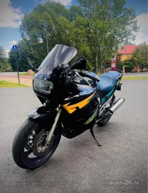 Suzuki GSX 600 1997 Tallina, ar dzinēja tilpumu 0.60 L un nobraukumu 81 tūkst. km par 1000 €, foto 5 vietnē AUTOMOTO.COM.LV