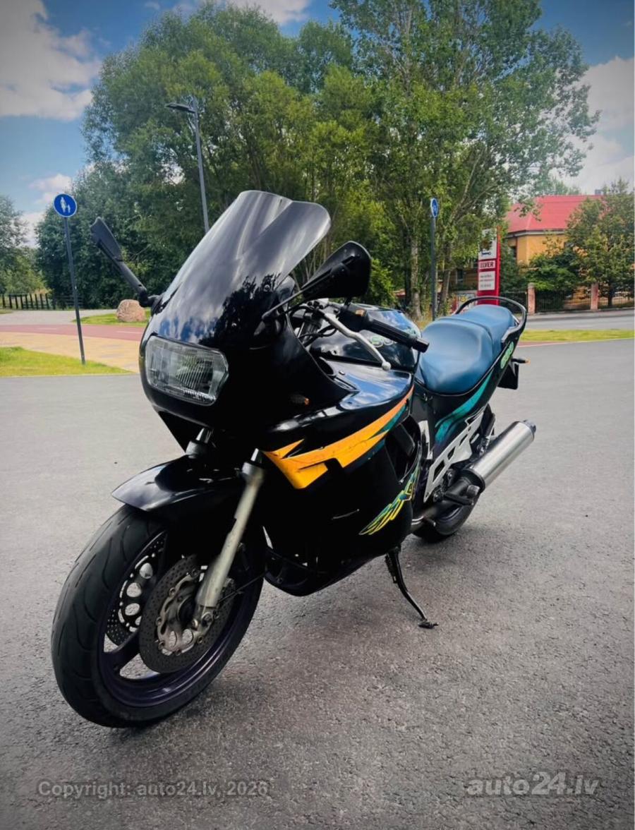 Suzuki GSX 600 1997 Tallina, ar dzinēja tilpumu 0.60 L un nobraukumu 81 tūkst. km par 1000 €, foto 5 vietnē AUTOMOTO.COM.LV