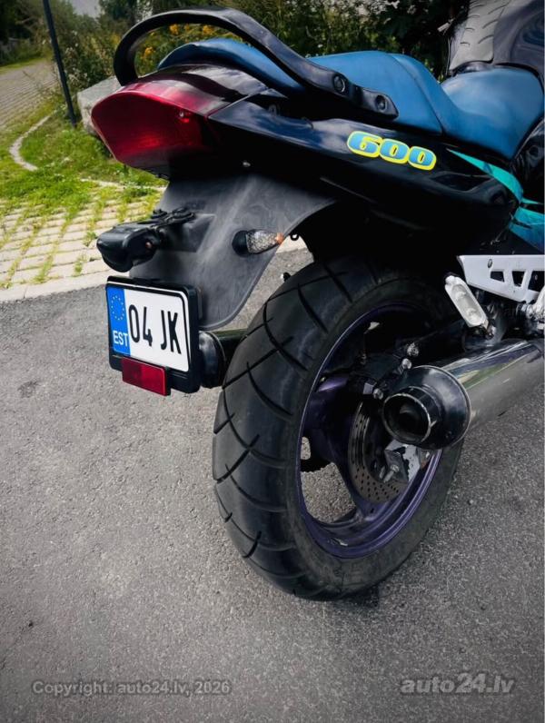 Suzuki GSX 600 1997 Tallina, ar dzinēja tilpumu 0.60 L un nobraukumu 81 tūkst. km par 1000 €, foto 5 vietnē AUTOMOTO.COM.LV