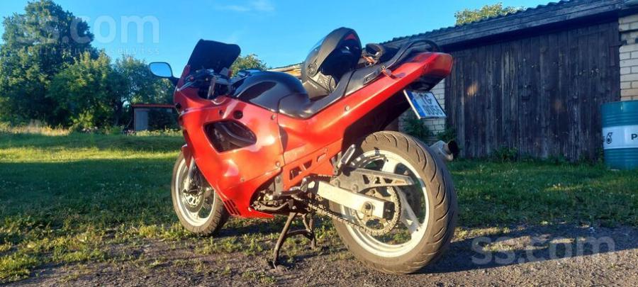 Suzuki GSX 600F 1991 Rēzekne, ar dzinēja tilpumu 0.60 L un nobraukumu 0 tūkst. km par 1600 €, foto 1 vietnē AUTOMOTO.COM.LV