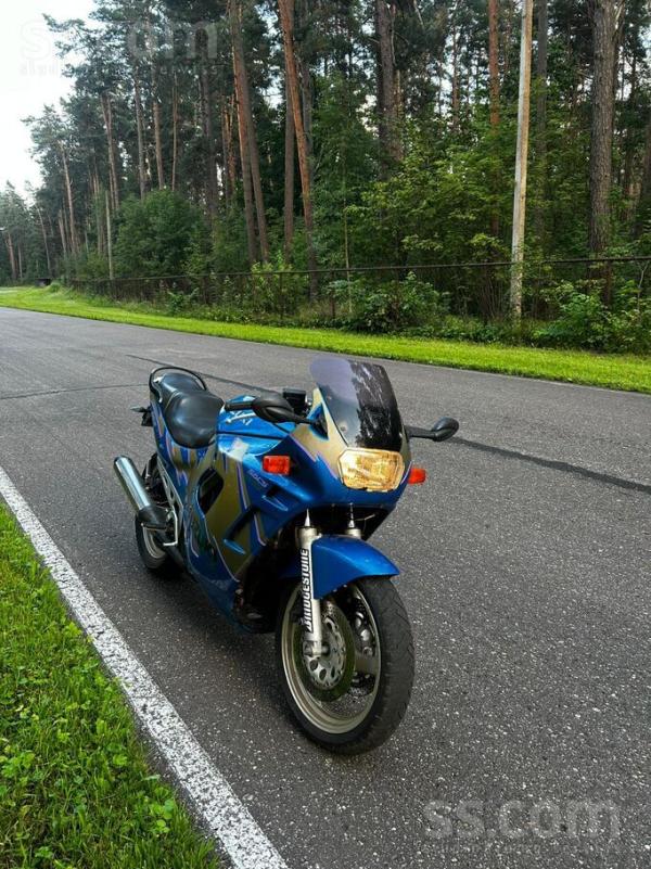 Suzuki GSX 600F 1992 in Riga, with an engine capacity of 0.60 L and mileage of 0 thousand km for 1799 €, photo 1 on AUTOMOTO.COM.LV