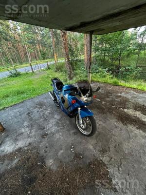 Suzuki GSX 600F 1992 in Riga, with an engine capacity of 0.60 L and mileage of 0 thousand km for 1799 €, photo 5 on AUTOMOTO.COM.LV