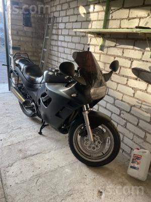 Suzuki GSX 600F 1993 Daugavpils, ar dzinēja tilpumu 0.60 L un nobraukumu 0 tūkst. km par 1400 €, foto  vietnē AUTOMOTO.COM.LV