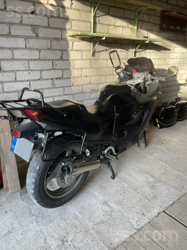 Suzuki GSX 600F 1993 Daugavpils, ar dzinēja tilpumu 0.60 L un nobraukumu 0 tūkst. km par 1400 €, foto 2 vietnē AUTOMOTO.COM.LV