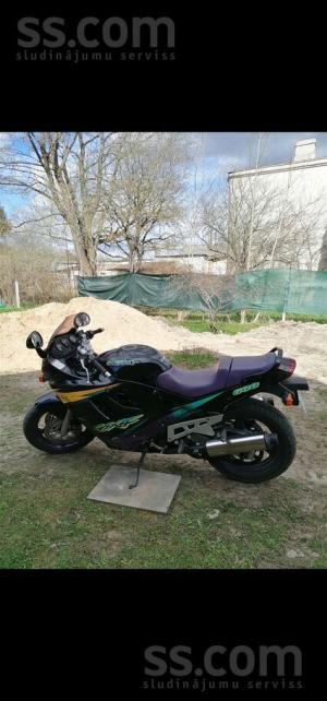 Suzuki GSX 600F 1996 in Aizkraukle, with an engine capacity of 0.60 L and mileage of 0 thousand km for 2100 €, photo 3 on AUTOMOTO.COM.LV