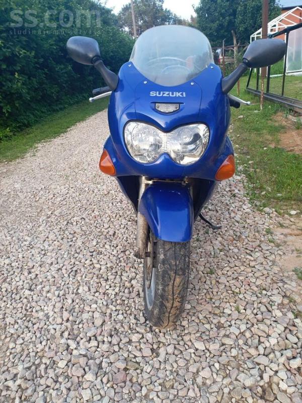 Suzuki GSX 600F 1998 in Riga, with an engine capacity of 0.60 L and mileage of 0 thousand km for 1700 €, photo 3 on AUTOMOTO.COM.LV